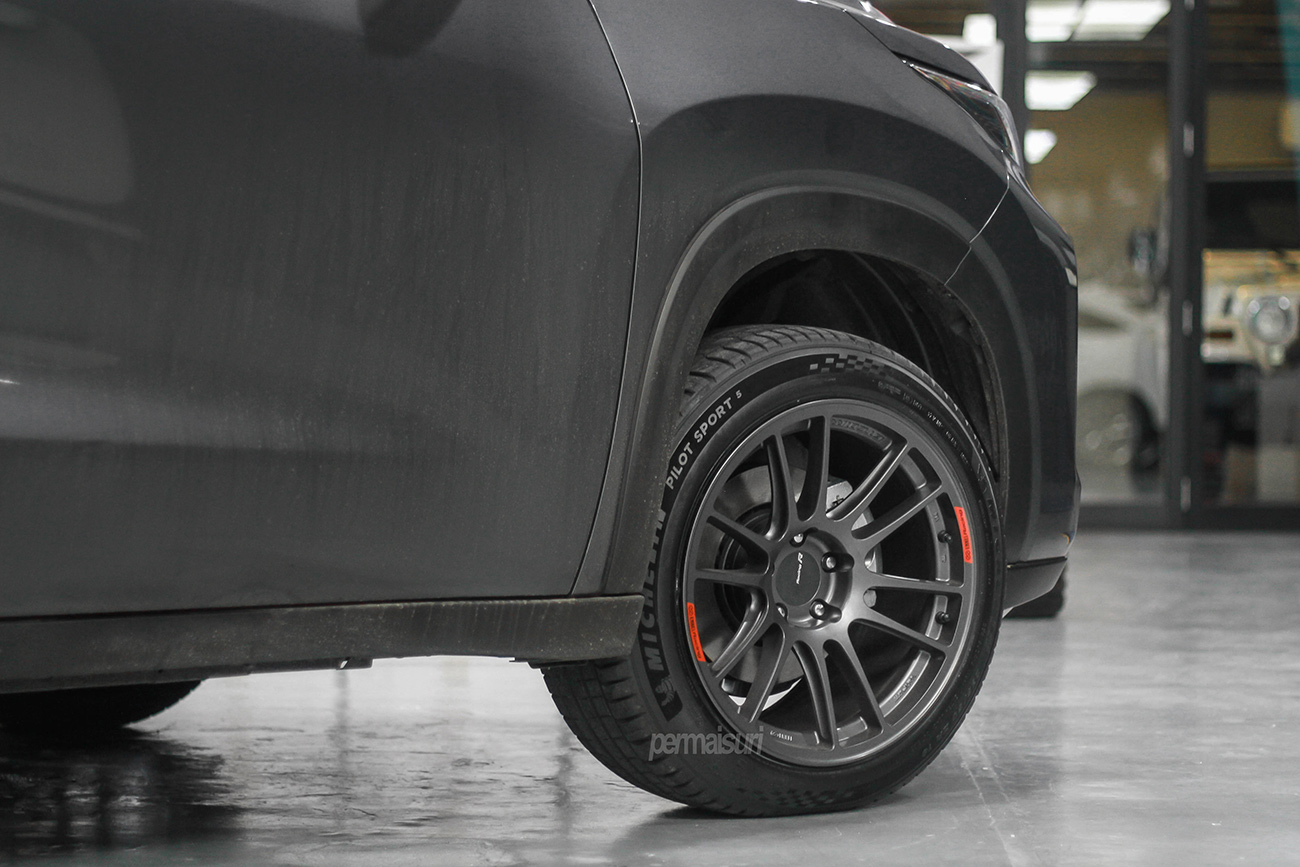 Permaisuri | Enkei Racing Revolution GTC01RR with Toyota Kijang Innova ...