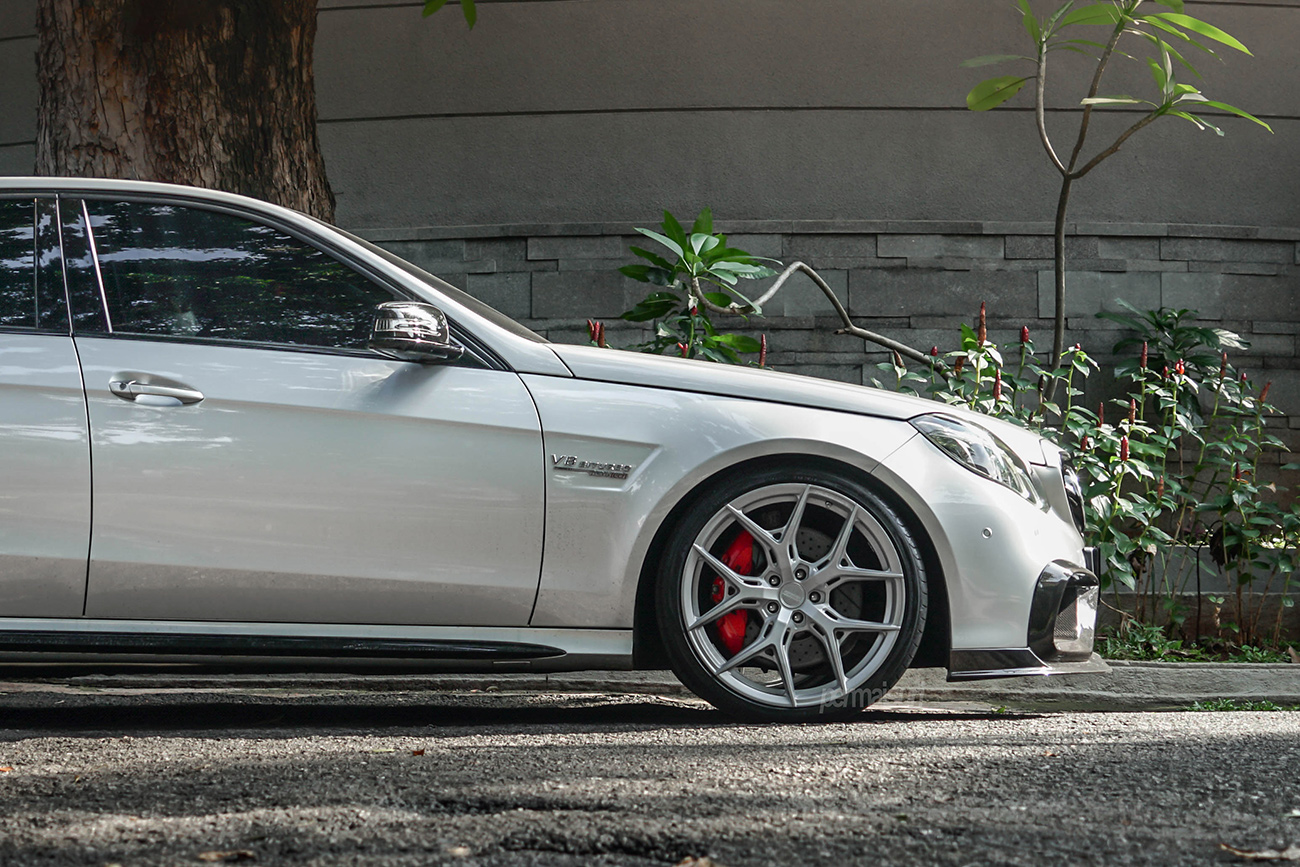 Permaisuri | Vossen HF-5 with Mercedes Benz E-Class W212