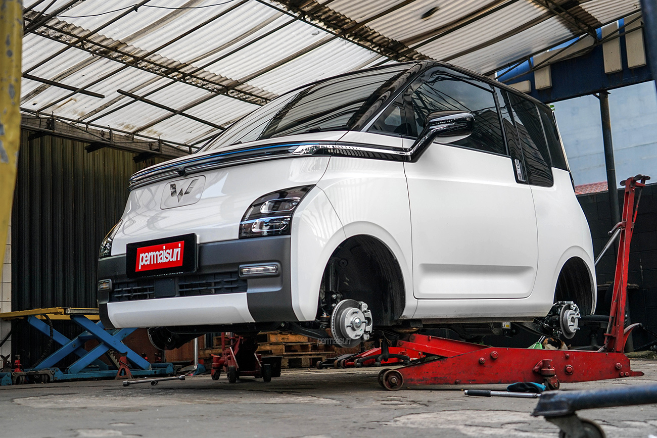 Permaisuri | Yokohama Wheels Advan Racing ONI 2 with Wuling Air ev