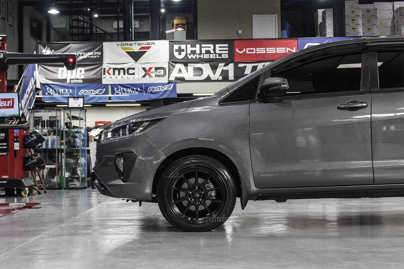 Permaisuri | KONIG Dekagram with Toyota Innova