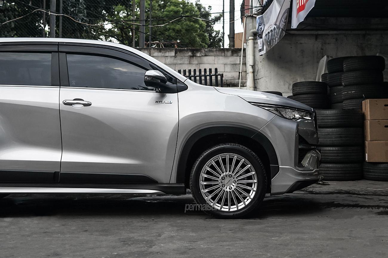 Permaisuri | Facewheels Razor with Toyota Innova Zenix