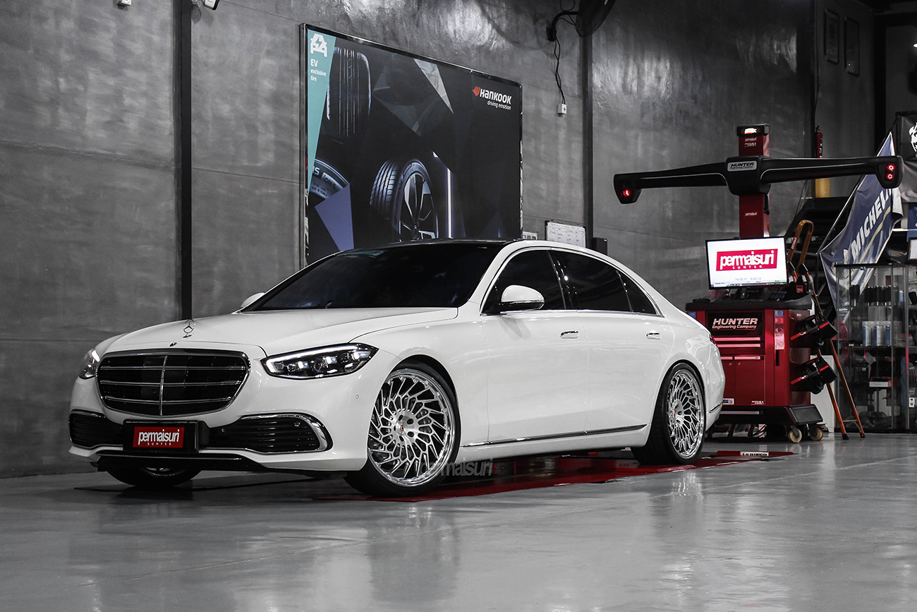 Permaisuri | Vossen ML-R2 with Mercedes Benz S-Class W223