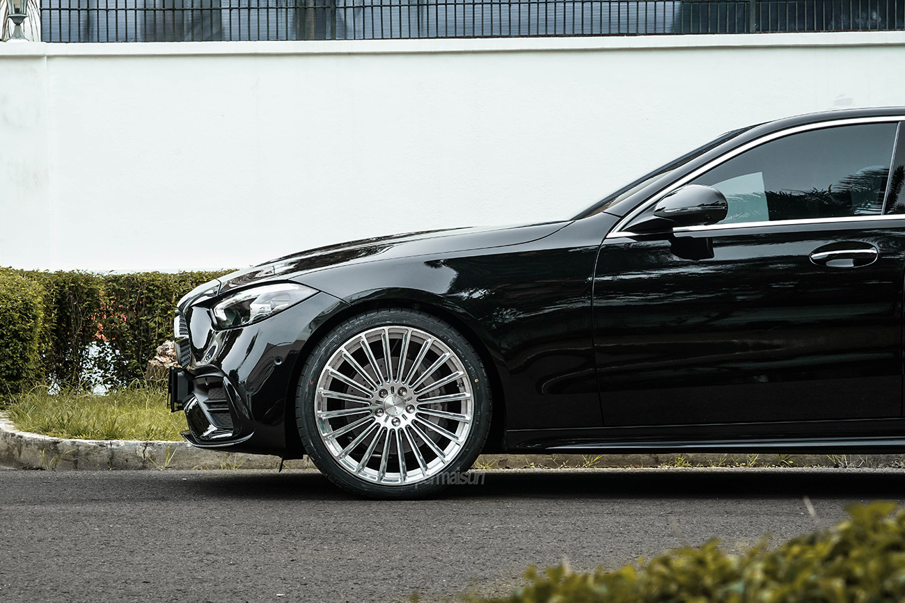 Permaisuri | Facewheel Razor with Mercedes Benz C-Class W206