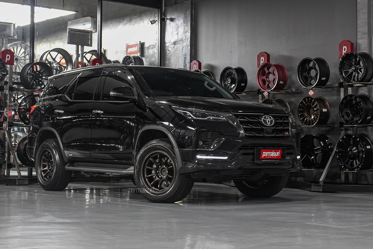 Permaisuri | WedsSport TC105X WRV with Toyota Fortuner