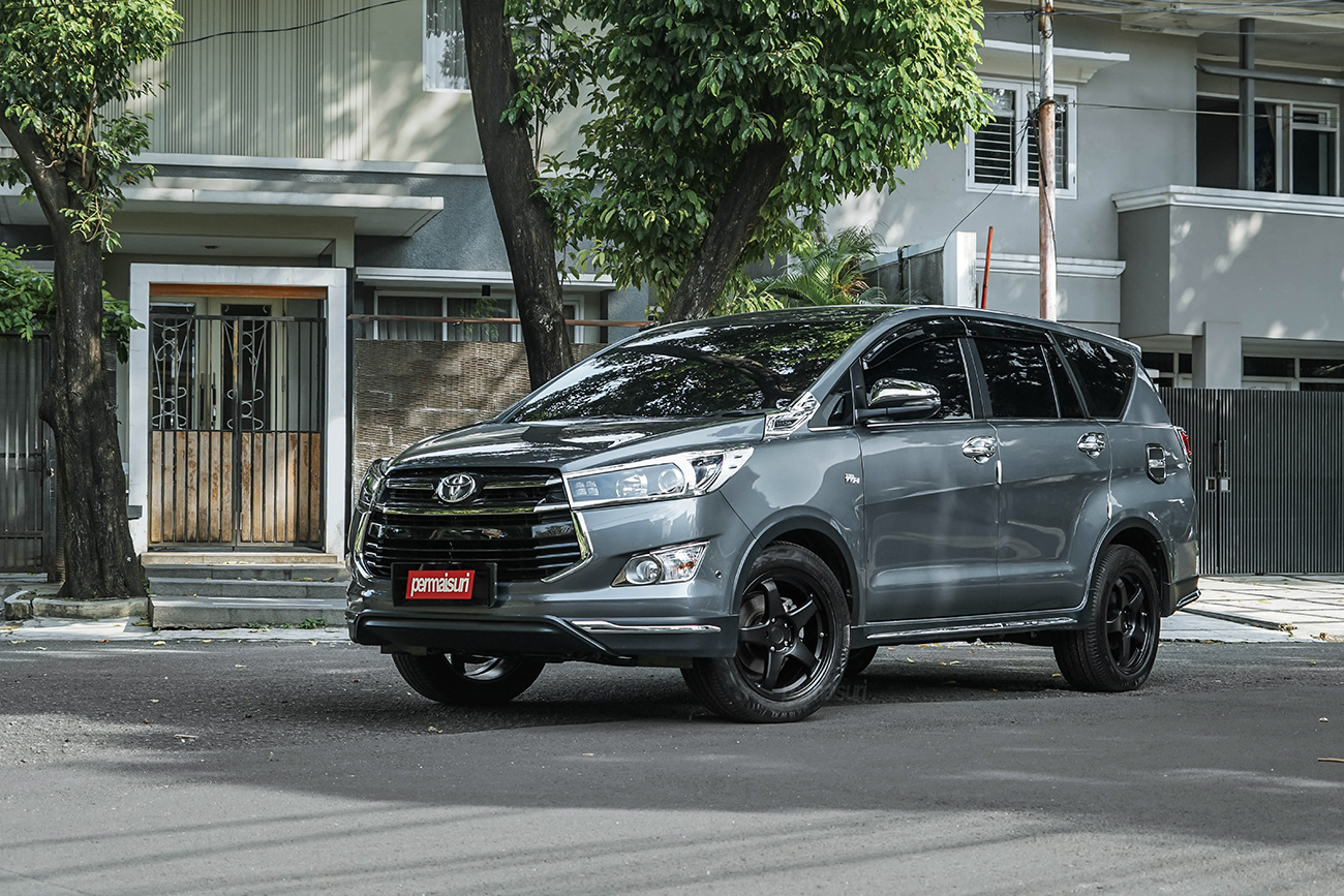 Permaisuri | Motegi Racing Cronoz with Toyota Innova Venturer