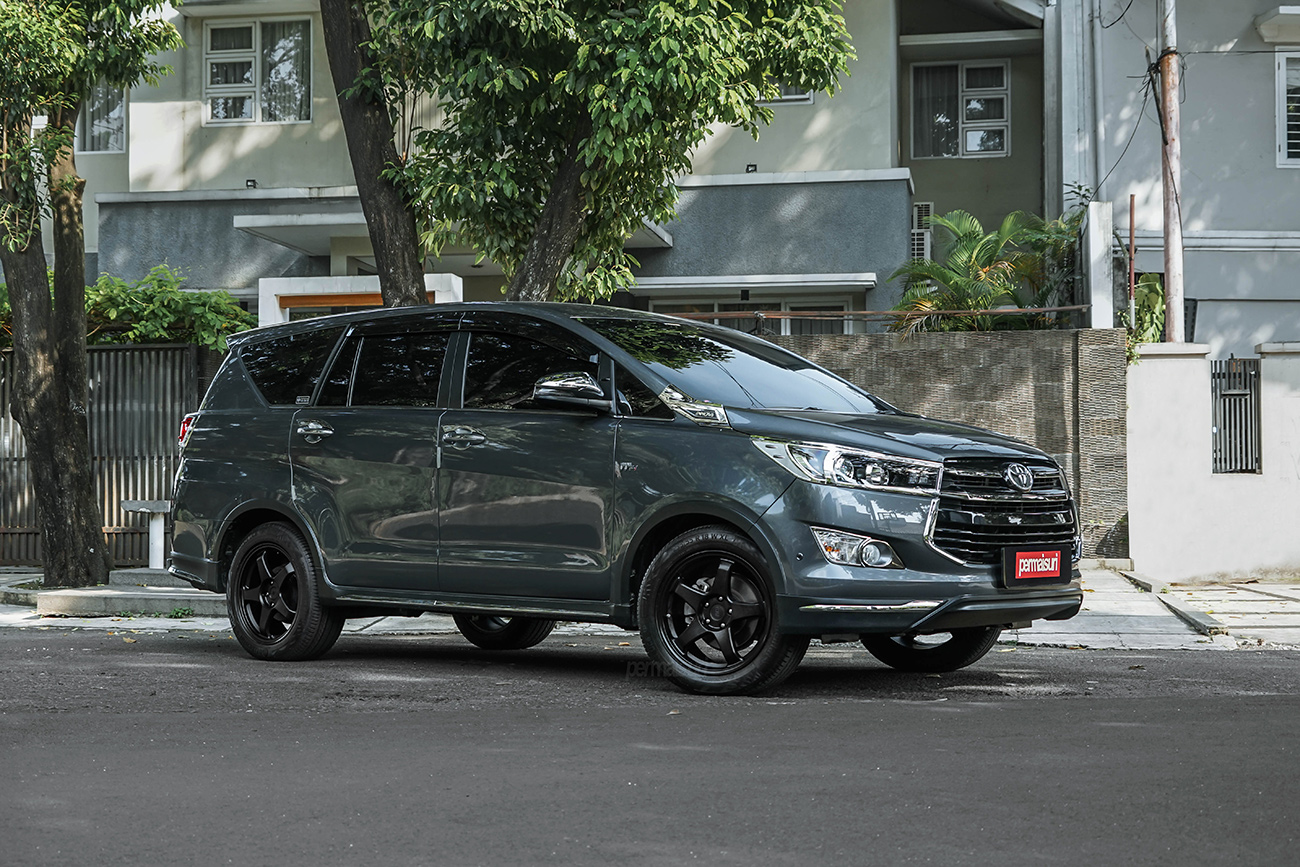 Permaisuri | Motegi Racing Cronoz with Toyota Innova Venturer