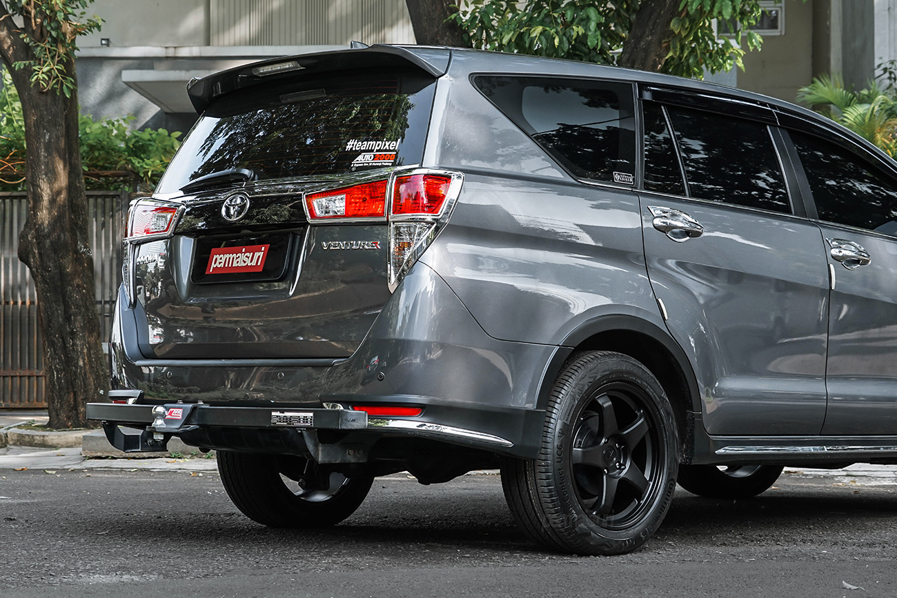 Permaisuri | Motegi Racing Cronoz with Toyota Innova Venturer