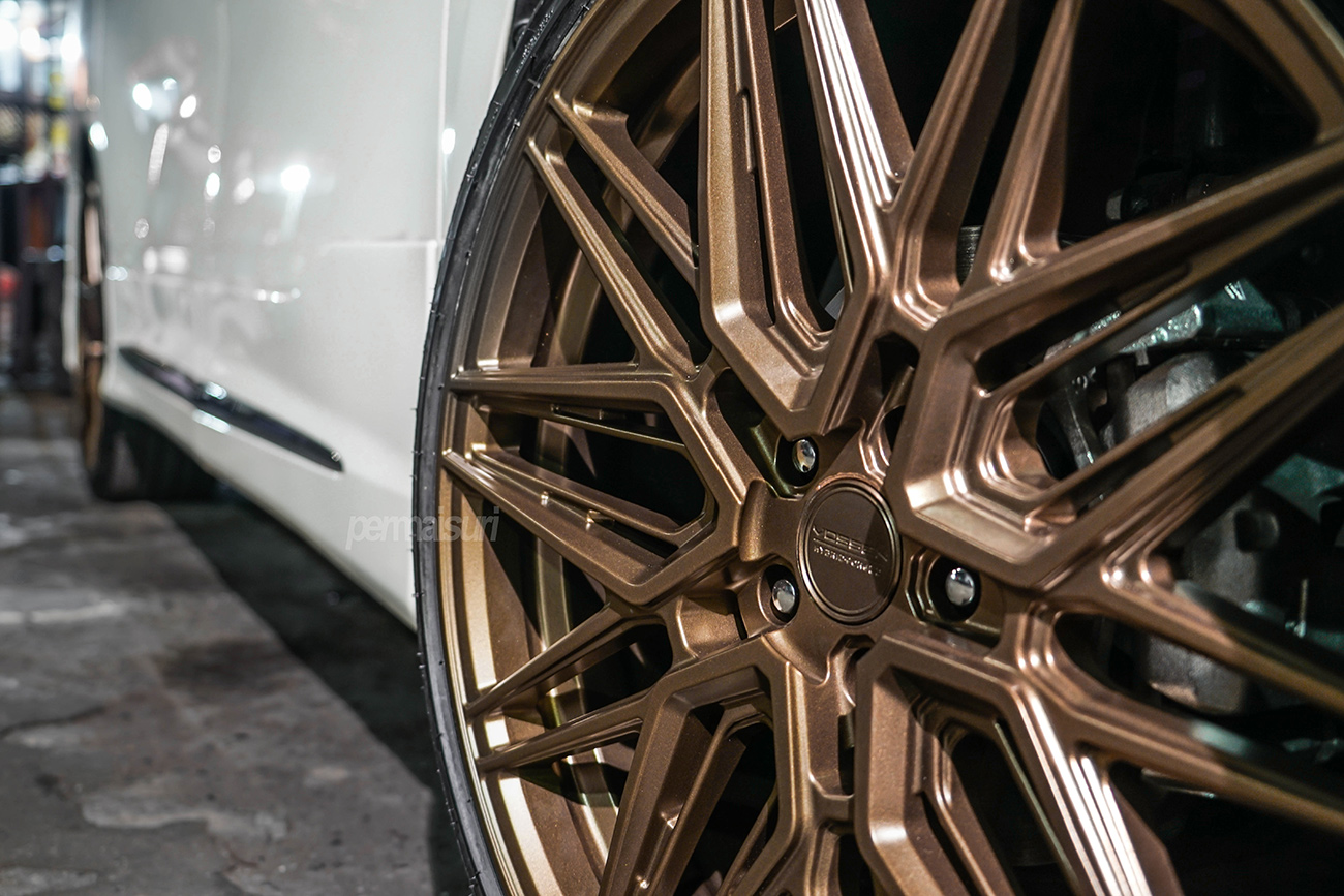 Permaisuri | Vossen HF-7 with Toyota Alphard