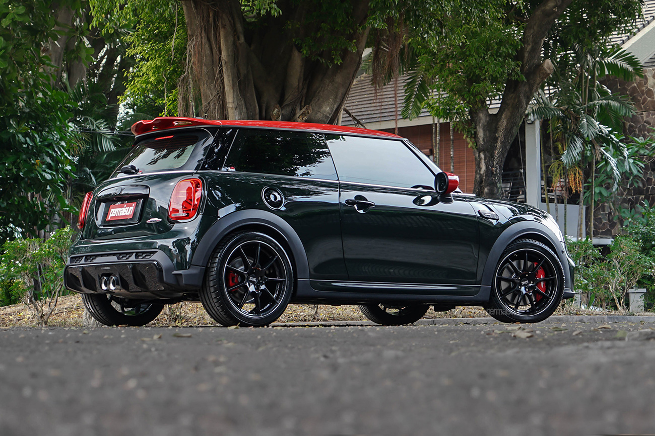 Permaisuri | OZ Racing Veloce Tangerine with Mini Cooper F56