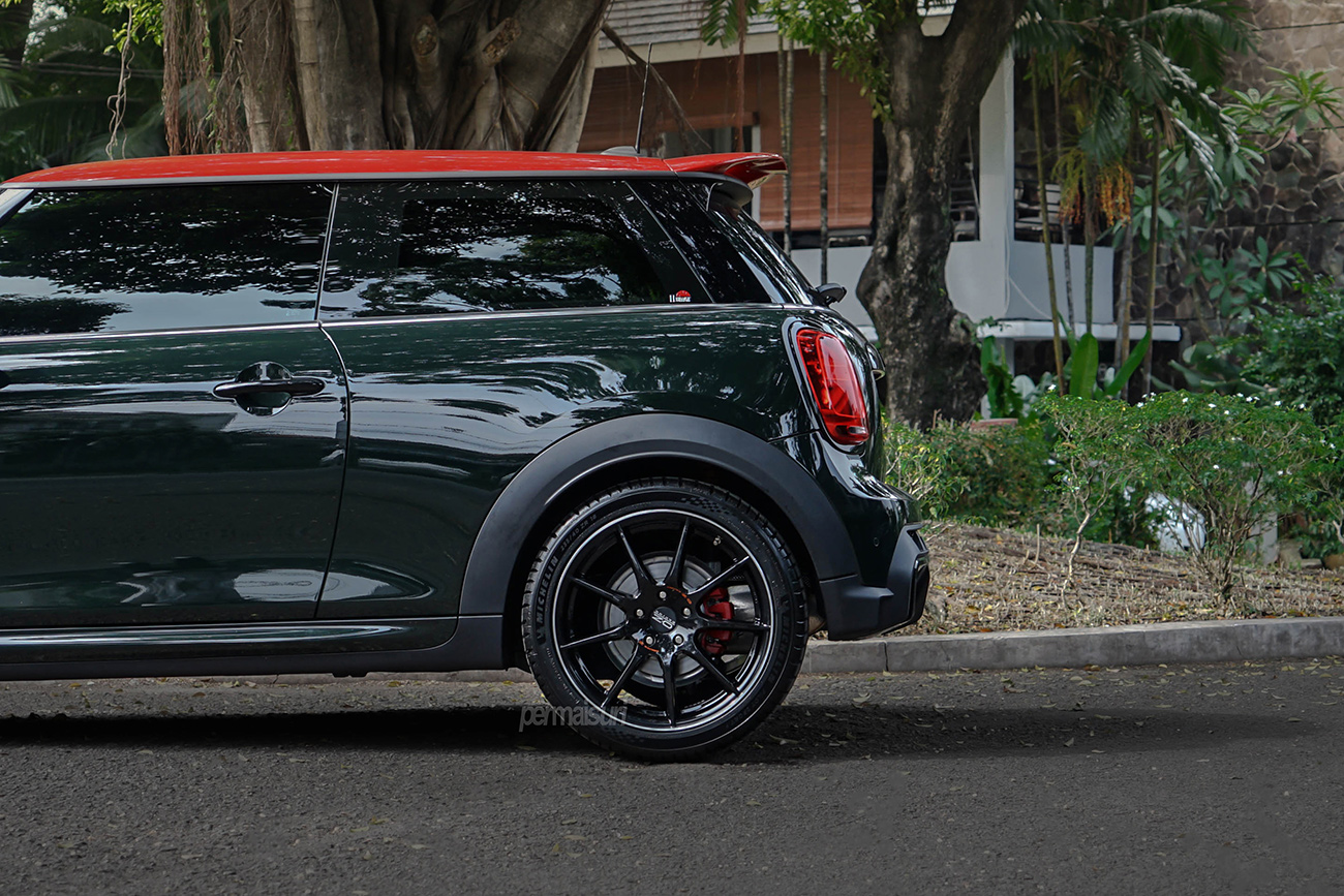 Permaisuri | OZ Racing Veloce Tangerine with Mini Cooper F56