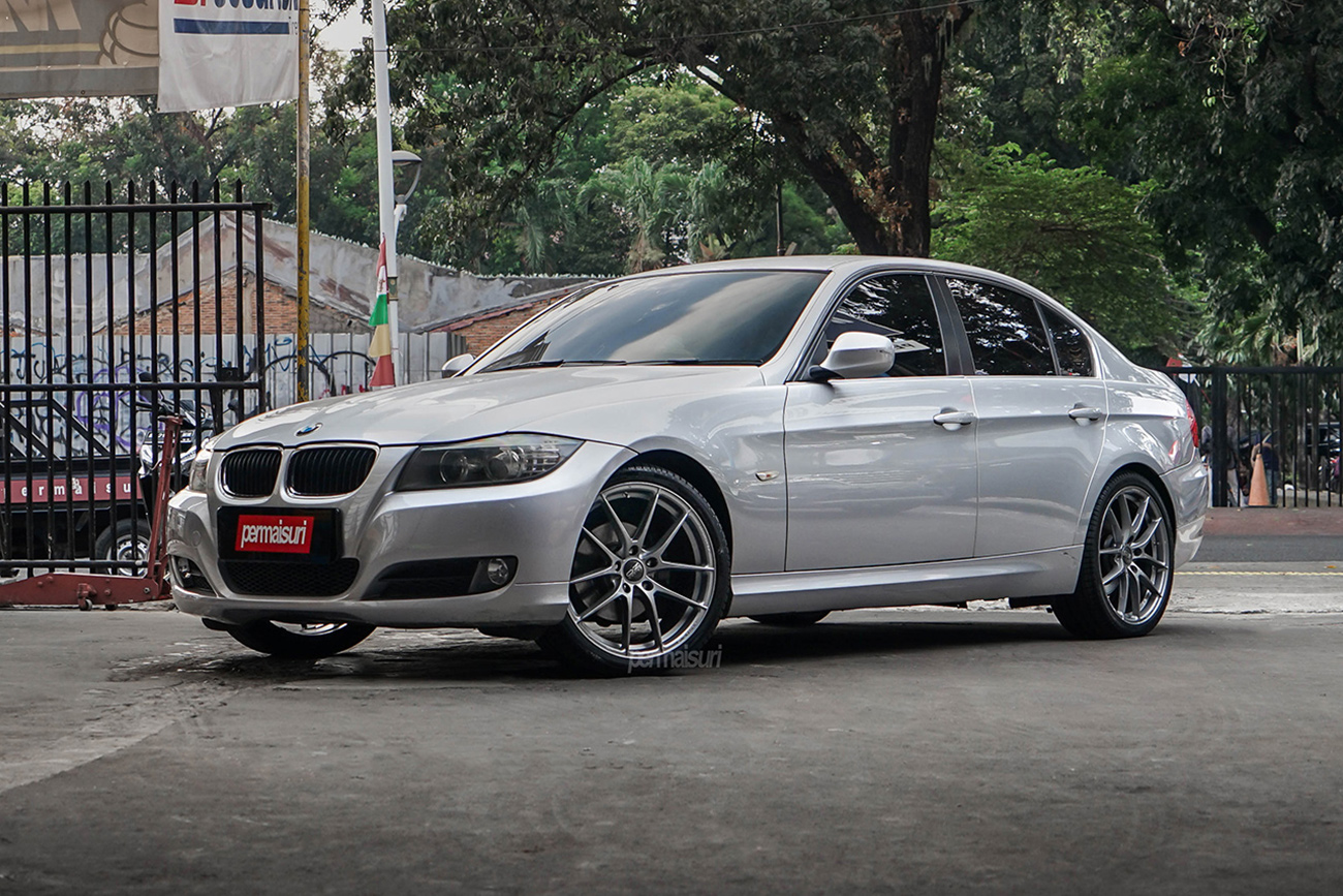 Permaisuri | OZ Racing Leggera HLT with BMW 3 Series E90