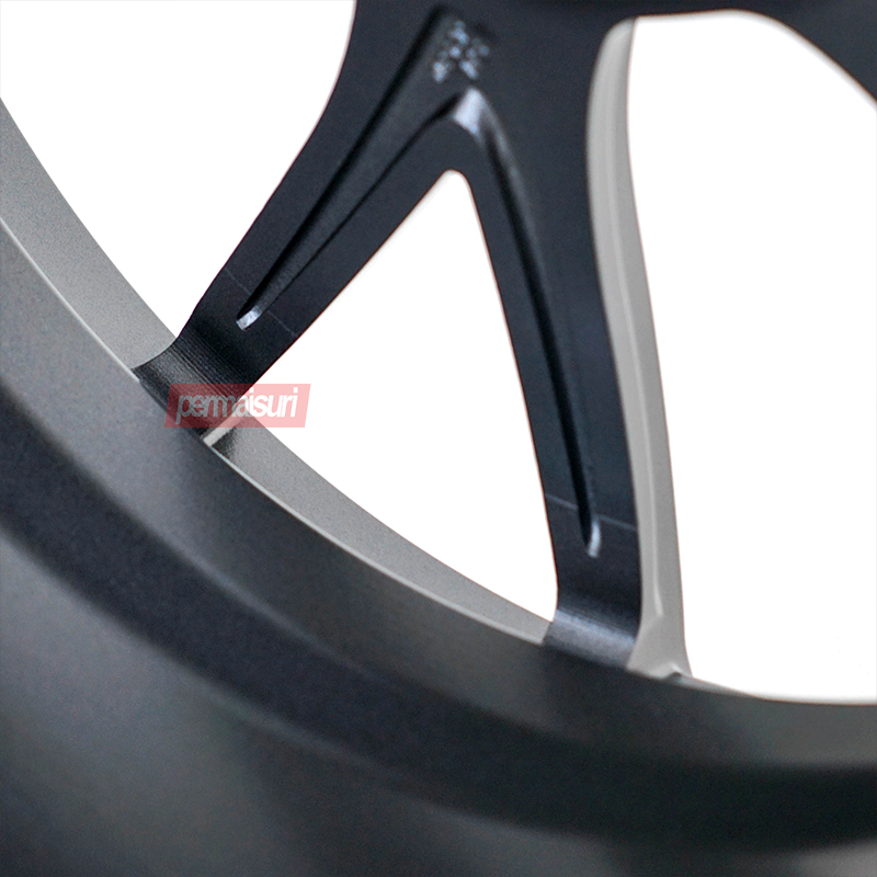 Permaisuri | KÖNIG - Ampliform | Matte Grey 20