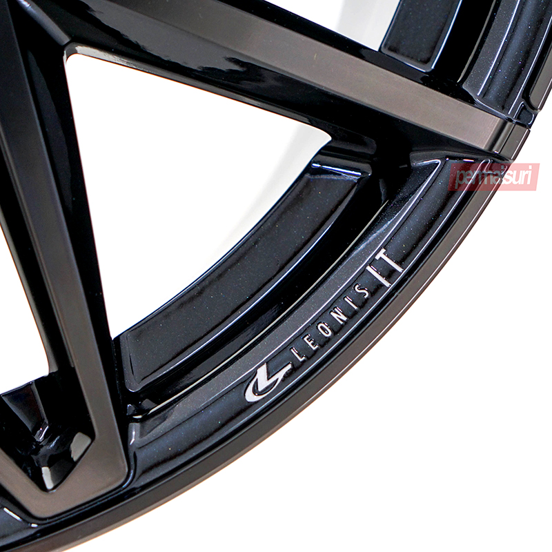 Permaisuri | Weds - IT | Pearl Black Mirror Cut 19