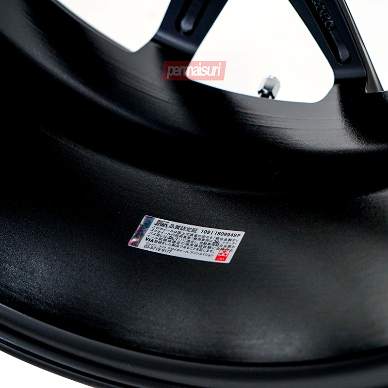 Permaisuri | Weds - IT | Pearl Black Mirror Cut 19