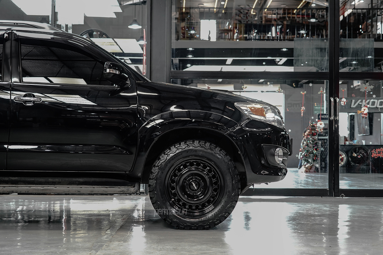 Permaisuri | Rotiform Mono STL with Toyota Fortuner