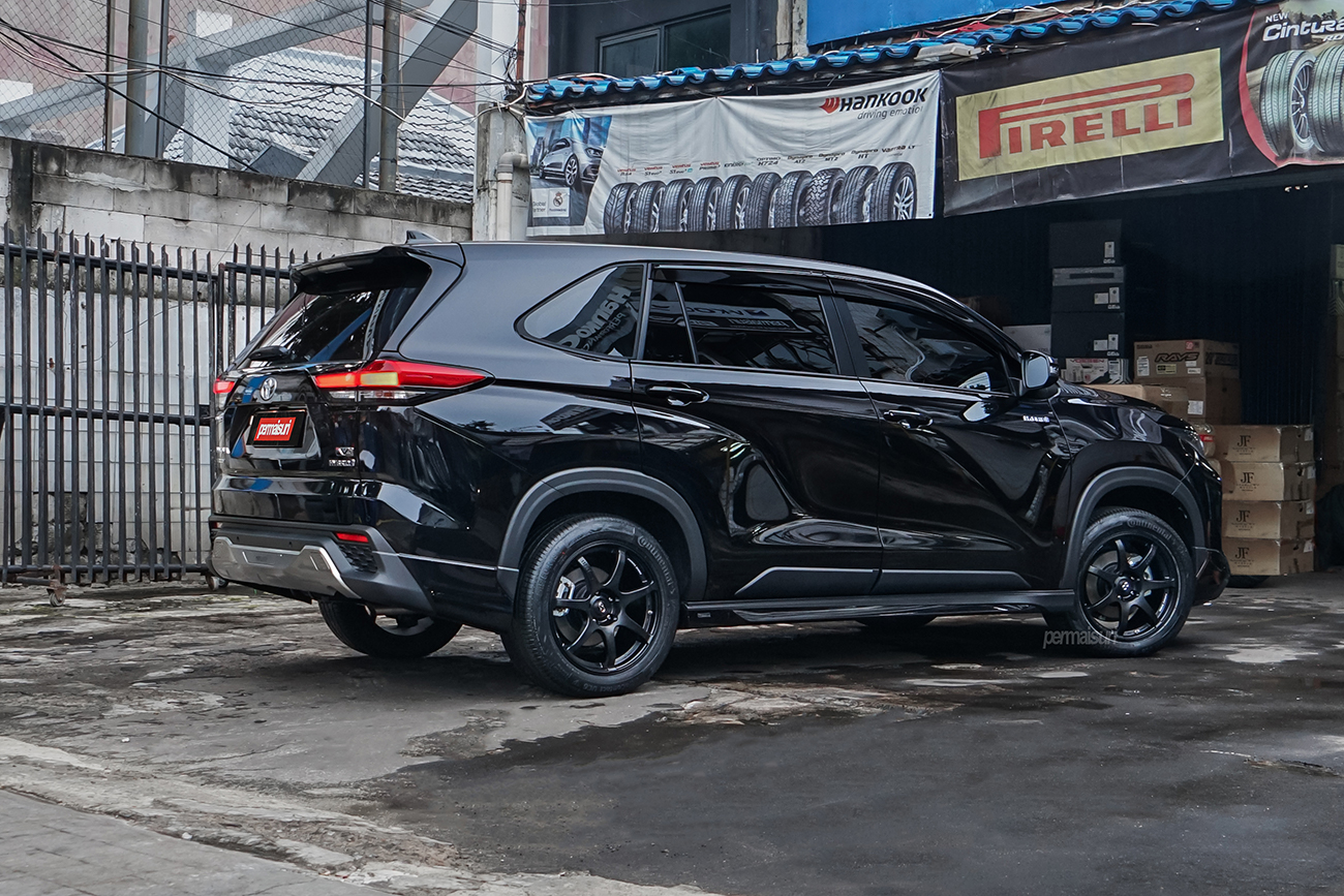 Permaisuri | Enkei Tuning Series SC38 with Toyota Innova Zenix