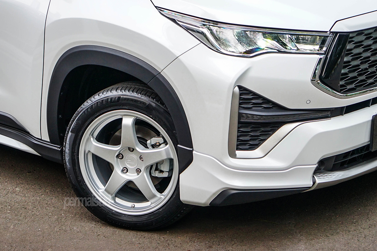 Permaisuri | Motegi Racing Cronoz with Toyota Innova Zenix