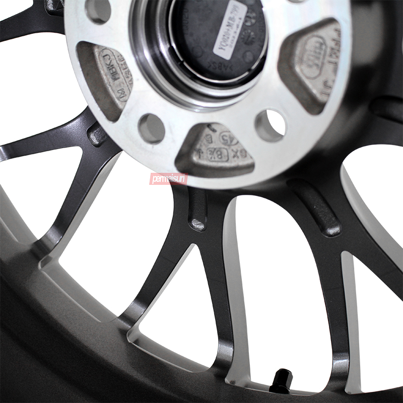 Permaisuri | Enkei - PFM1 | Dark Silver 18