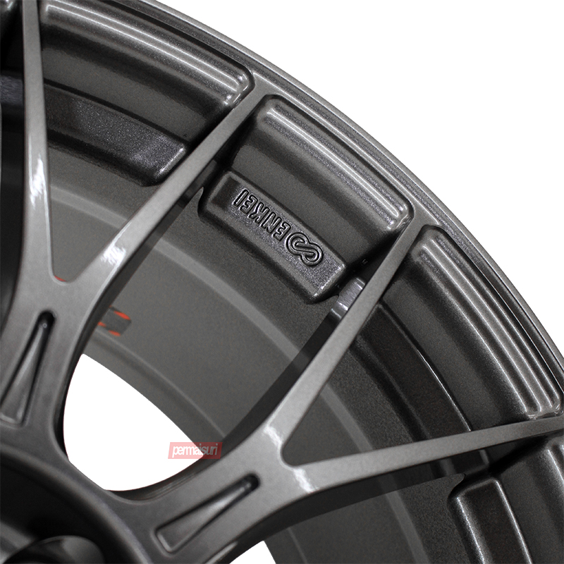 Permaisuri | Enkei - PFM1 | Dark Silver 18