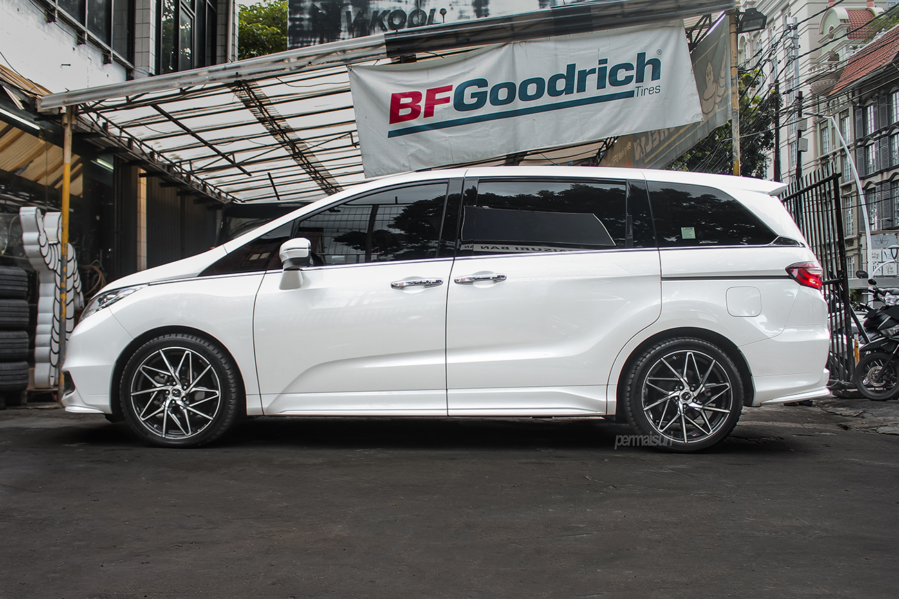 Permaisuri | Weds Leonis IT with Honda Odyssey RC1