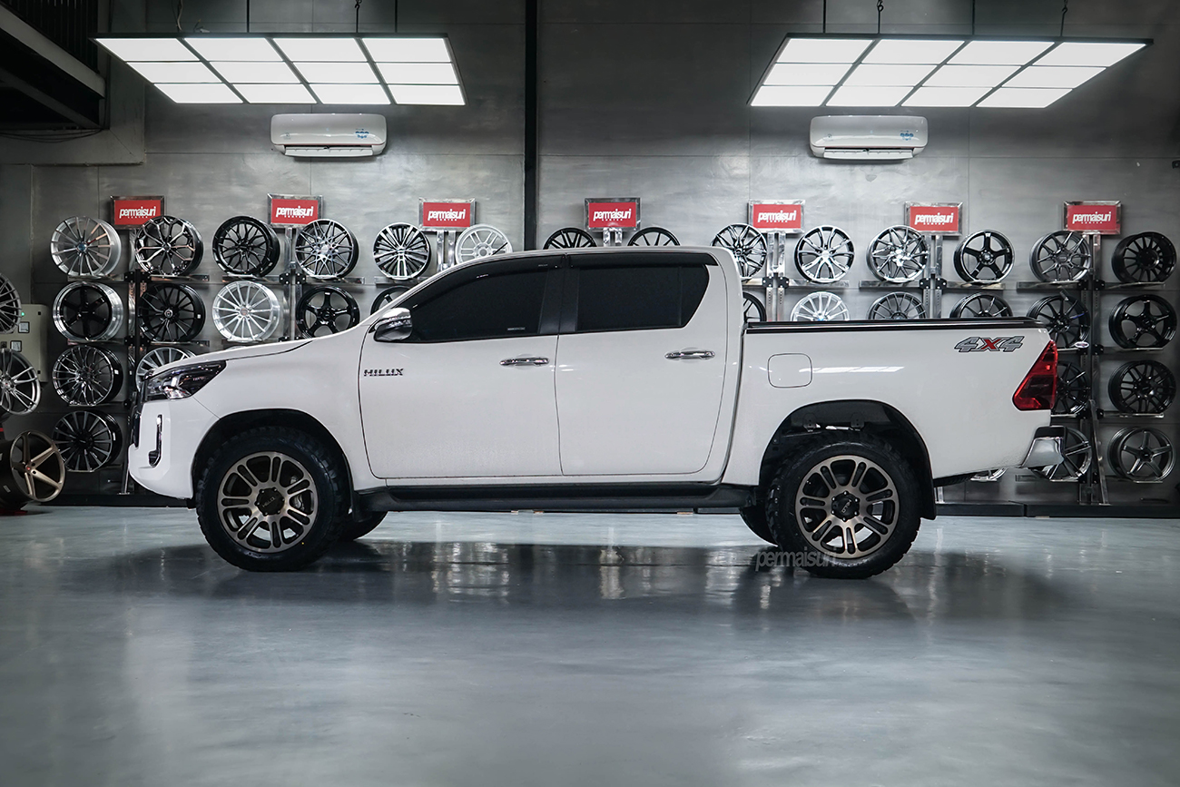 Permaisuri | HELO HE904 with Toyota Hilux