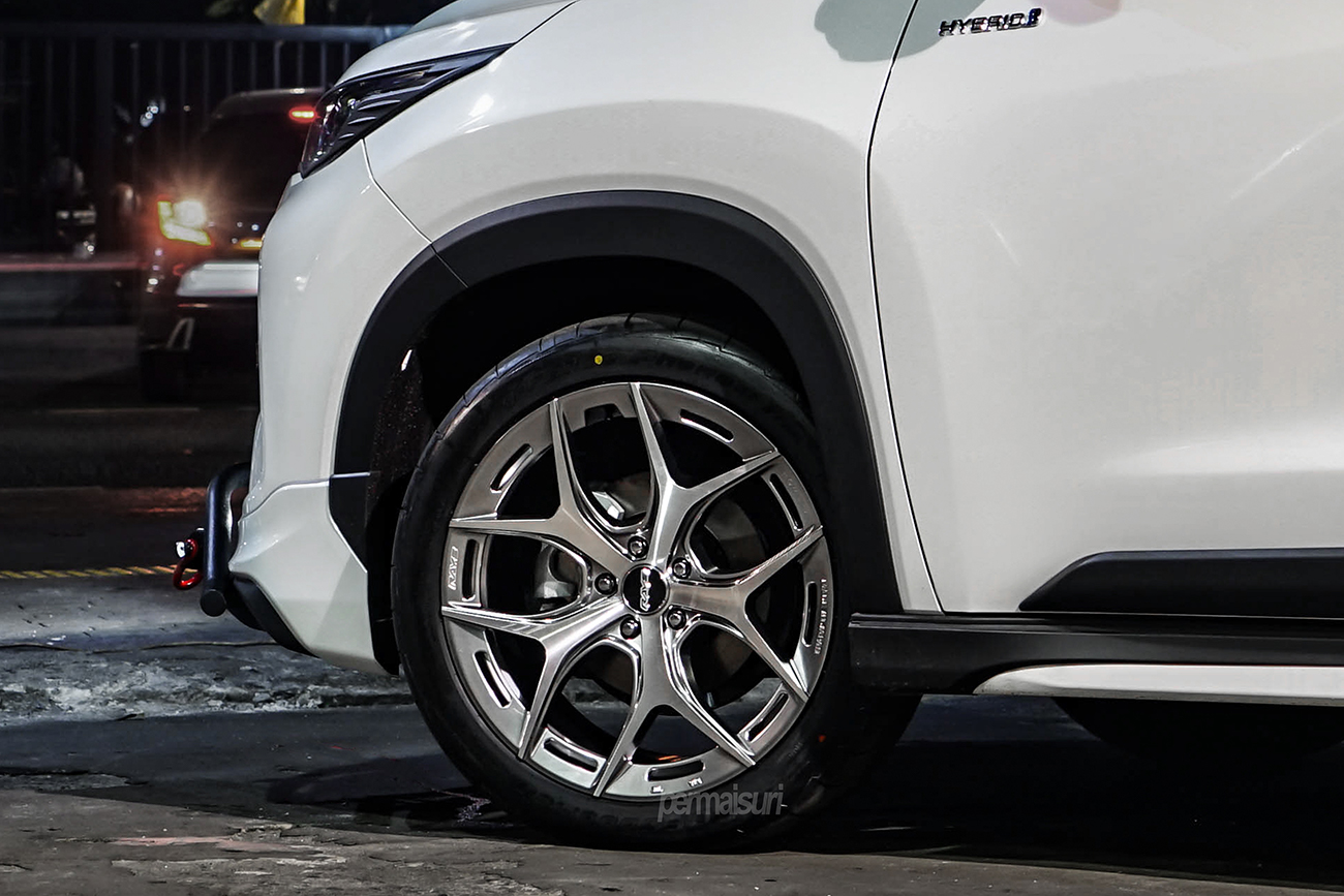 Permaisuri | Rays Homura 2X5FT with Toyota Innova Zenix