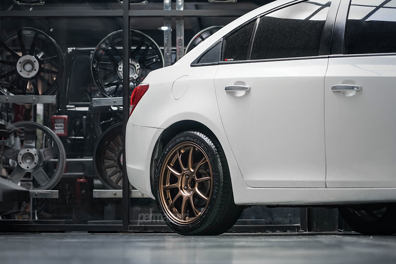 Permaisuri | Rays Volk Racing ZE40 M-Spec with Chevrolet Cruze