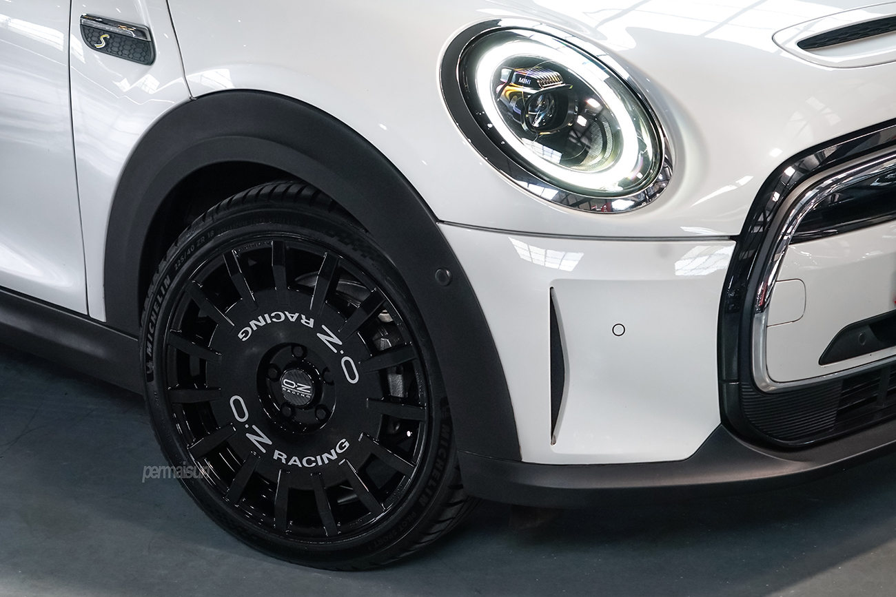 Permaisuri | OZ Racing Rally Racing with Mini Cooper F56