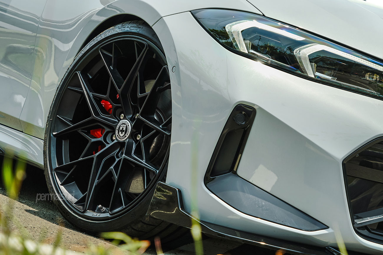 Permaisuri | Perfectly stanced by Öhlins, this BMW G20 rolls with HRE Flow Form FF10 and ...