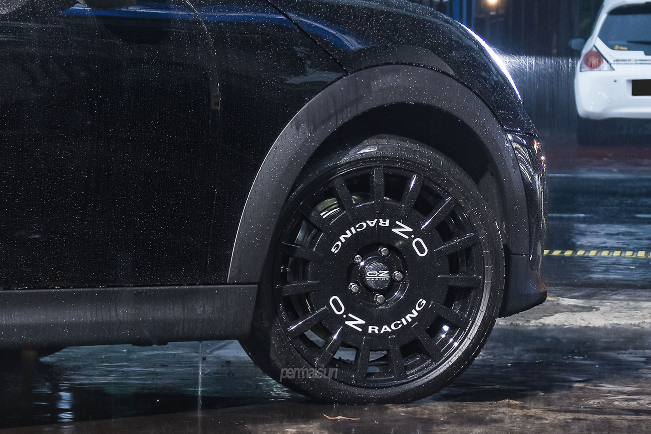 Permaisuri | White top black Mini F66 on OZ Racing Rally Racing 18"