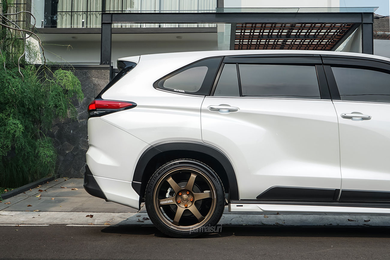 Permaisuri | Rays Volk Racing TE37 Ultra M-Spec with Toyota Innova Zenix