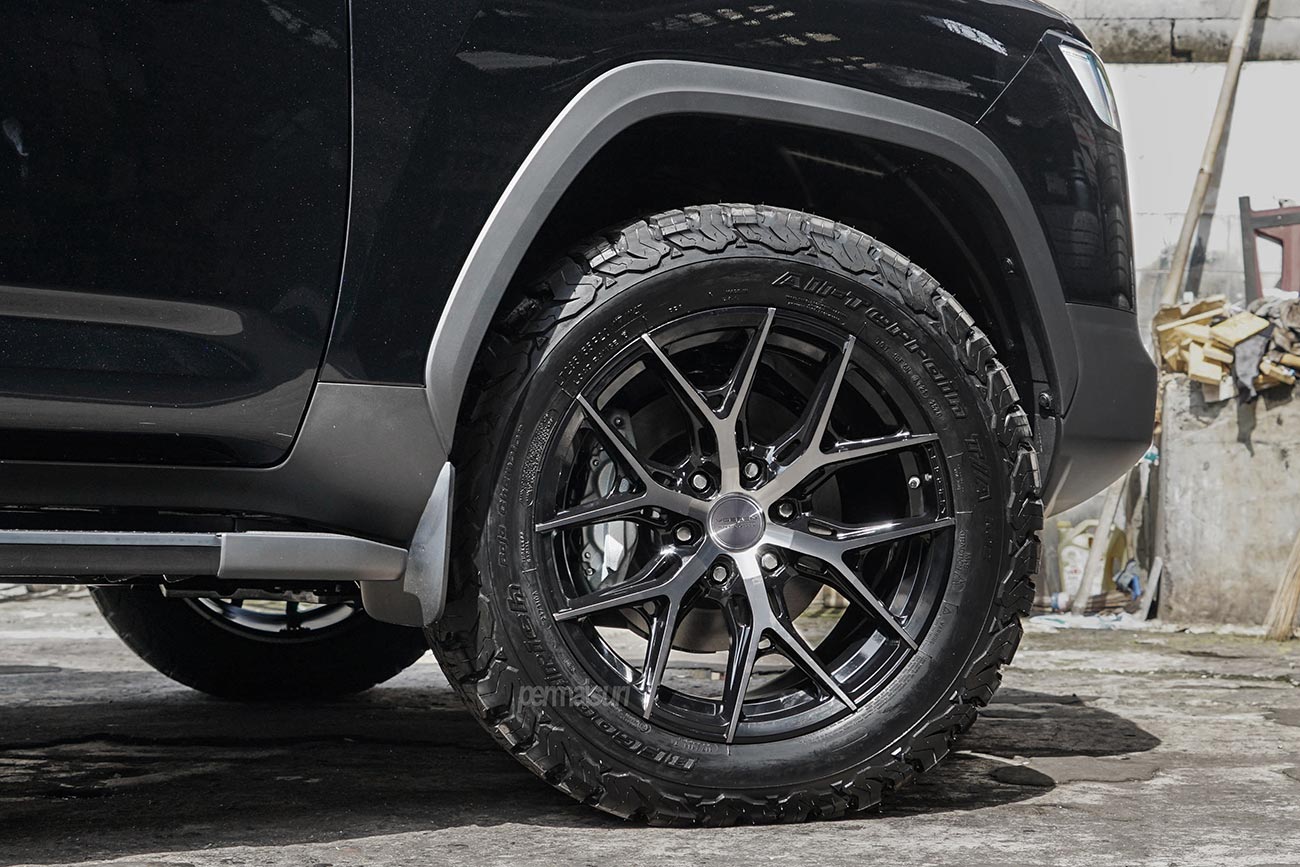 Permaisuri | Vossen HF6-4 with Toyota Land Cruiser J300