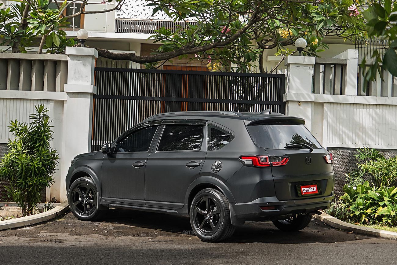 Permaisuri | Enkei Giotto with Honda BRV