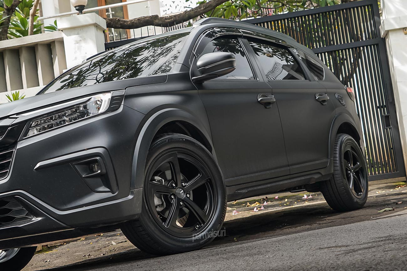 Permaisuri | Enkei Giotto with Honda BRV