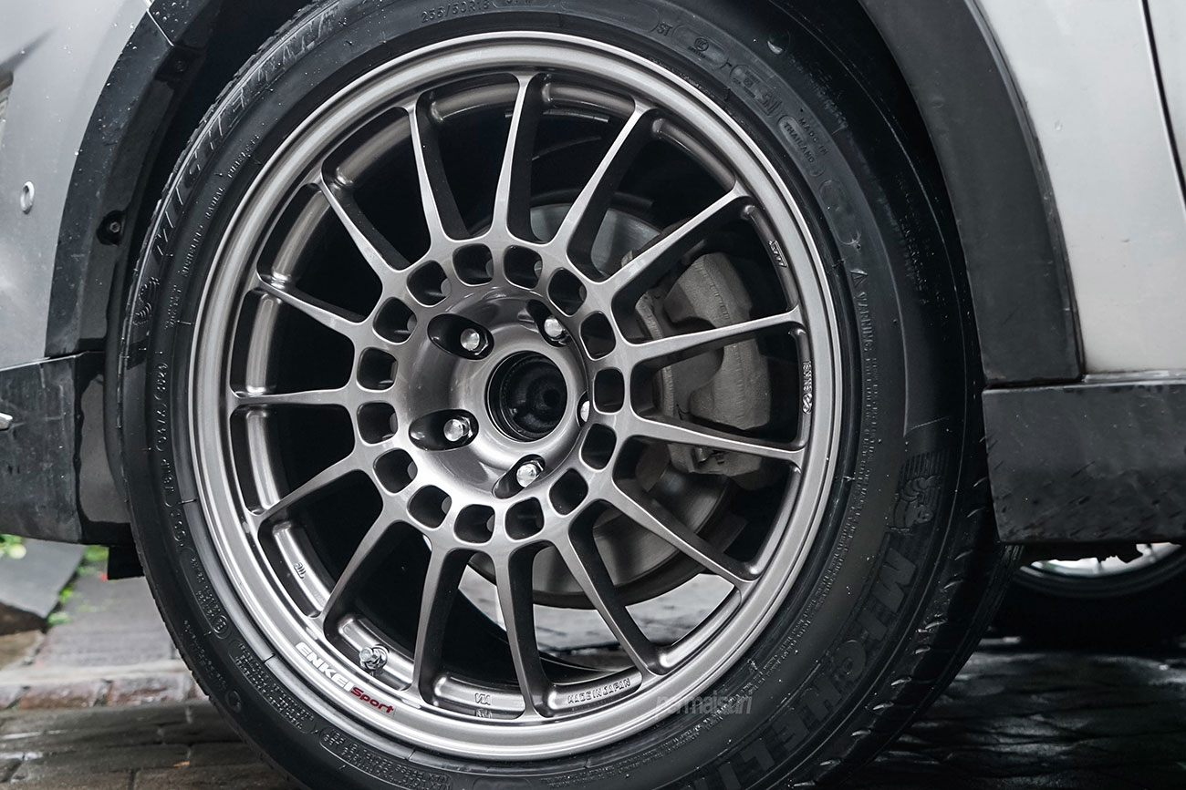 Permaisuri | Enkei RCT5 with Toyota Innova Venturer