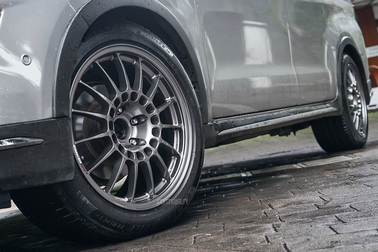 Permaisuri | Enkei RCT5 with Toyota Innova Venturer