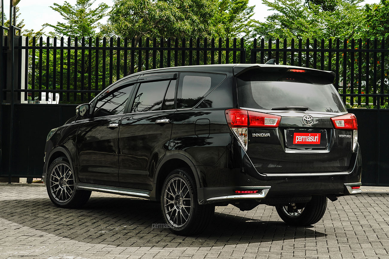 Permaisuri | Enkei PFM1 with Toyota Innova Venturer