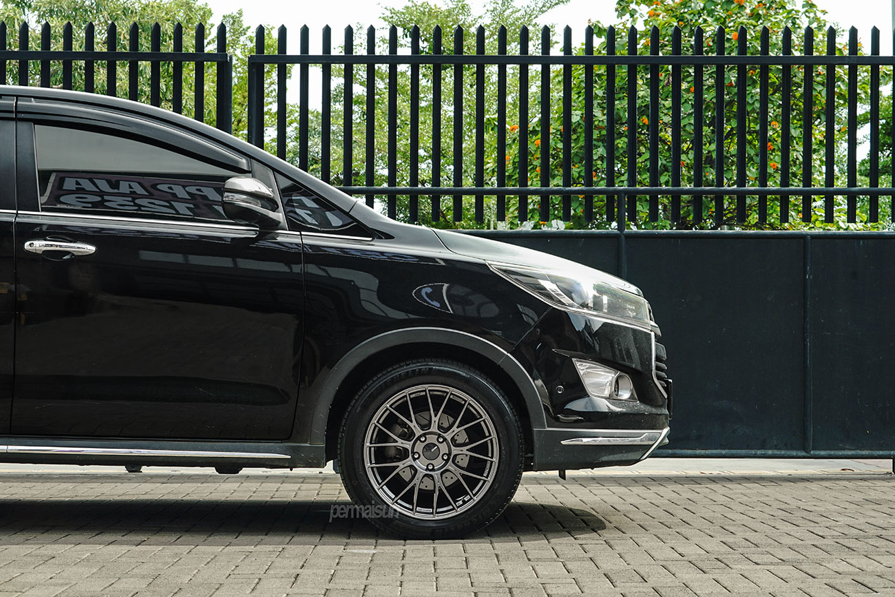 Permaisuri | Enkei PFM1 with Toyota Innova Venturer