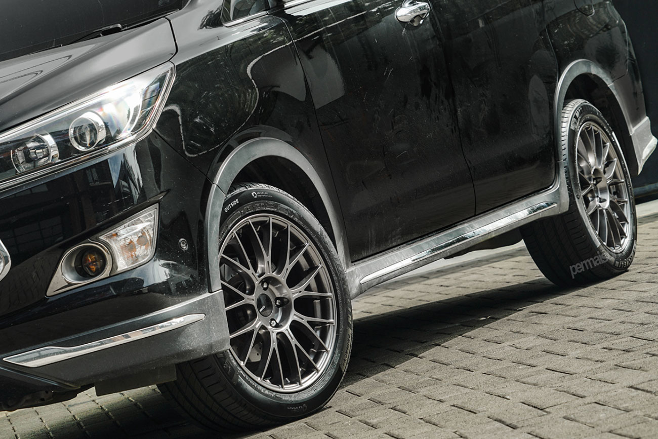 Permaisuri | Enkei PFM1 with Toyota Innova Venturer