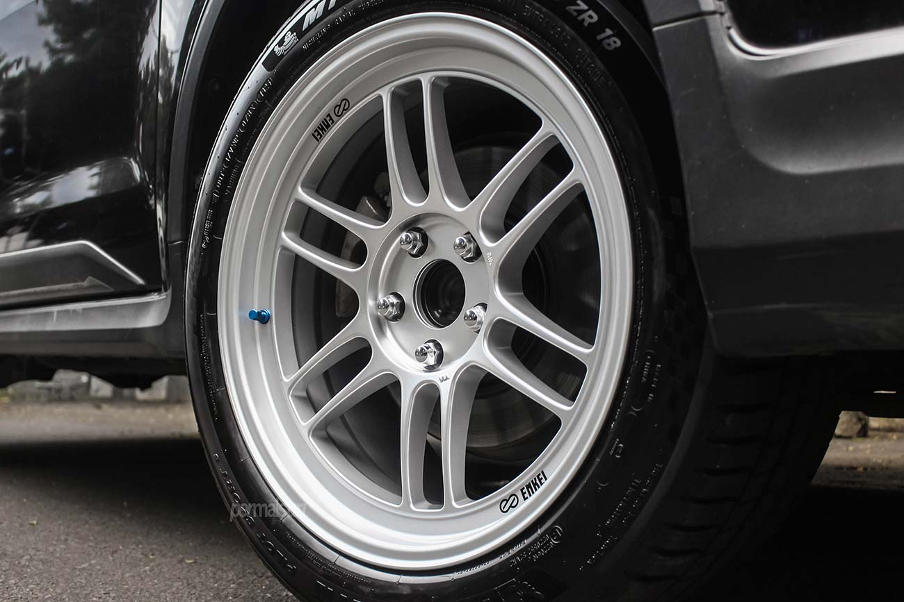 Permaisuri | Enkei RPF1 with Toyota Innova Venturer