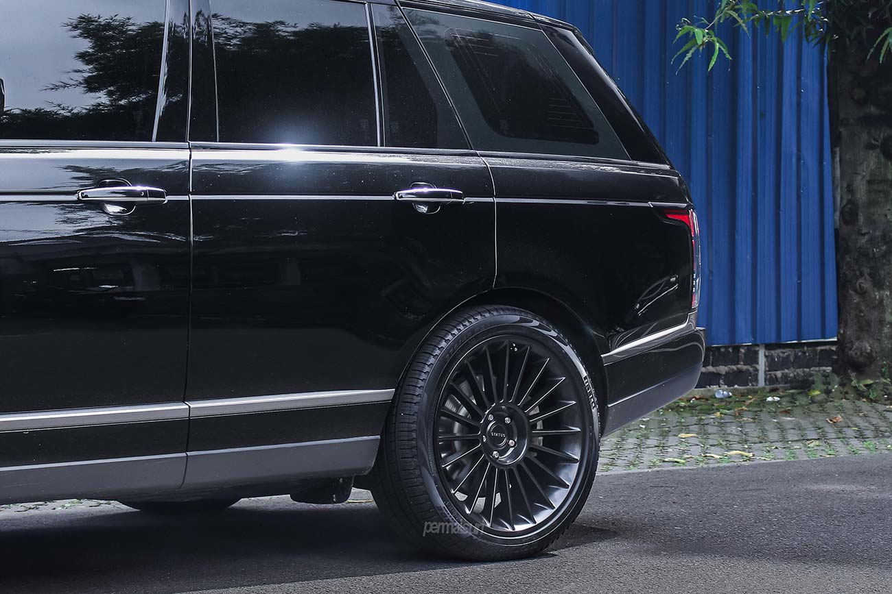 Permaisuri | Status Venti with Land Rover Vogue