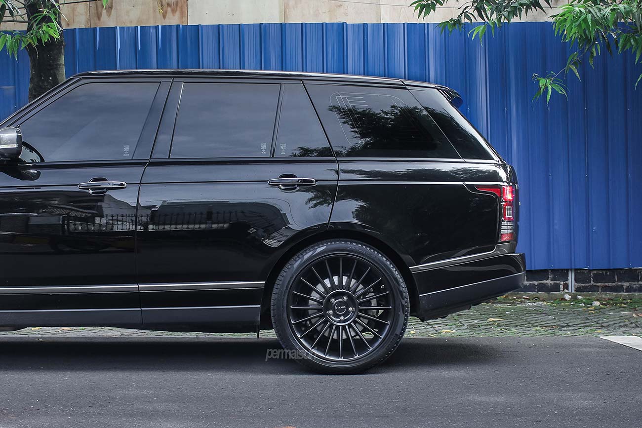 Permaisuri | Status Venti with Land Rover Vogue