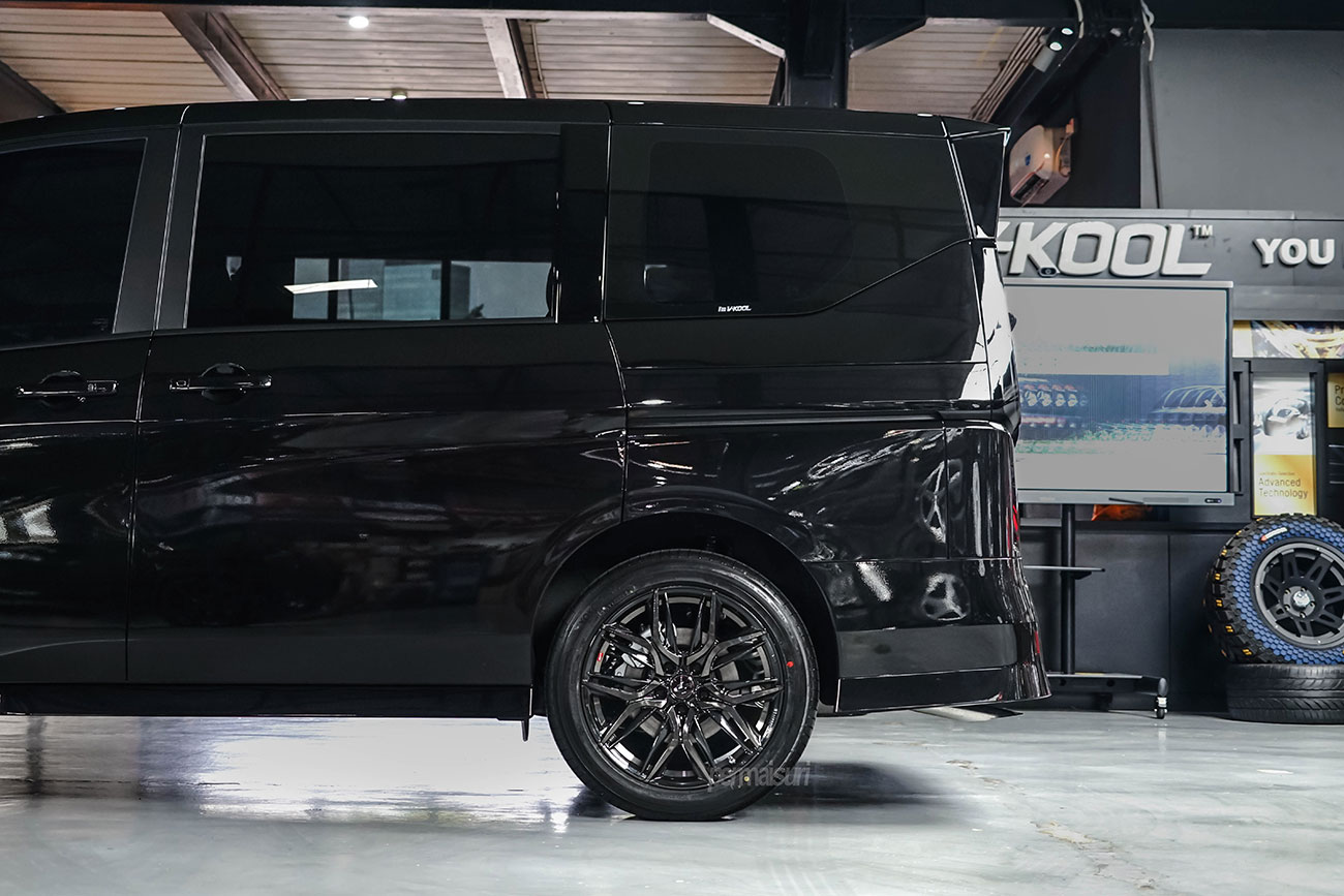 Permaisuri | Weds Leonis LM with Nissan Serena