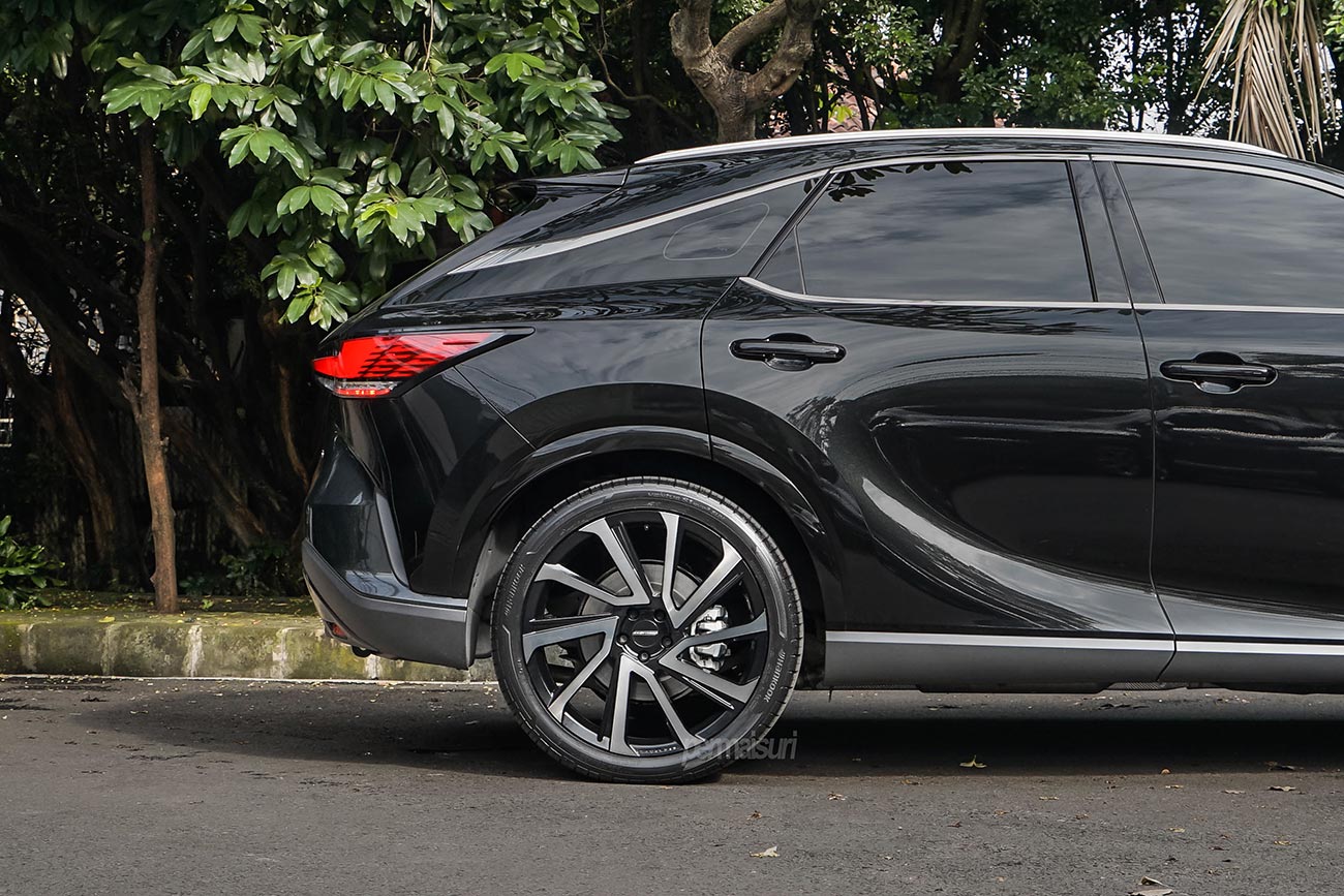 Permaisuri | 305 Forged UF206 with Lexus RX350H