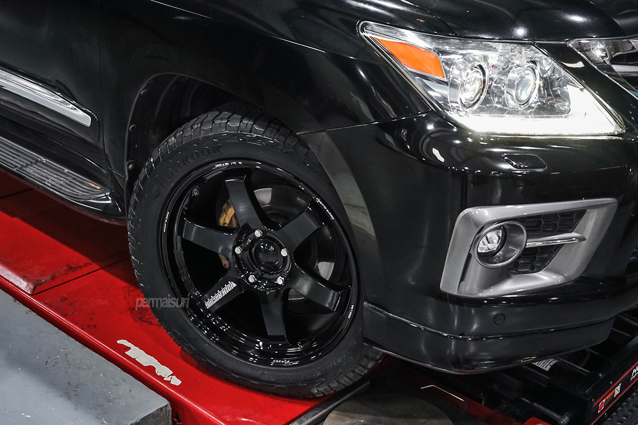 Permaisuri | Rays Volk Racing TE37 Ultra Large PCD M-Spec with Lexus LX570