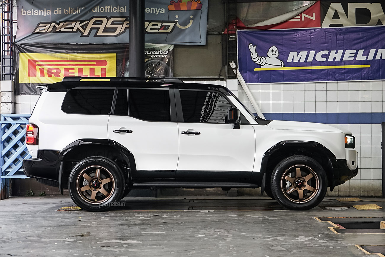 Permaisuri | Rays Volk Racing TE37 Ultra Large PCD with Toyota Prado