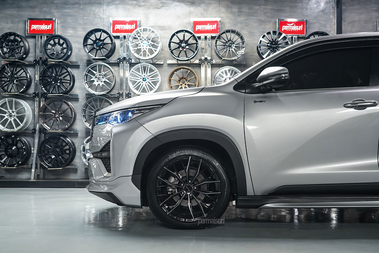 Permaisuri | SRC SR01 with Toyota Innova Zenix