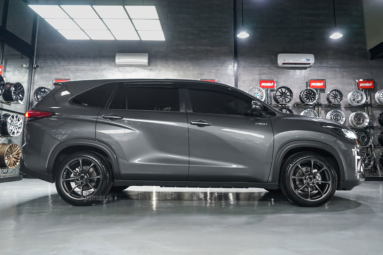 Permaisuri | Rays Volk Racing NE24 Club Sport with Toyota Innova Zenix