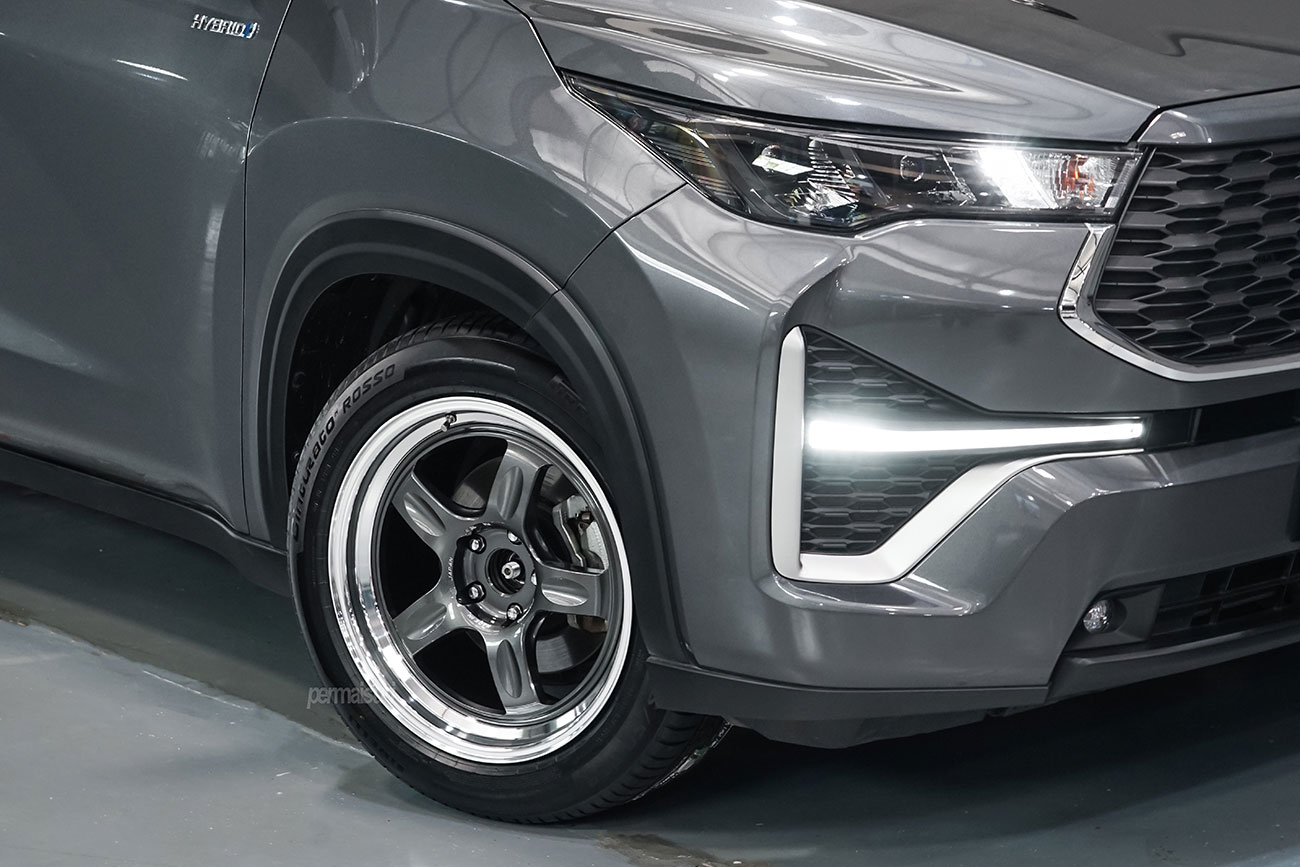 Permaisuri | Rays Volk Racing 21C with Toyota Innova Zenix