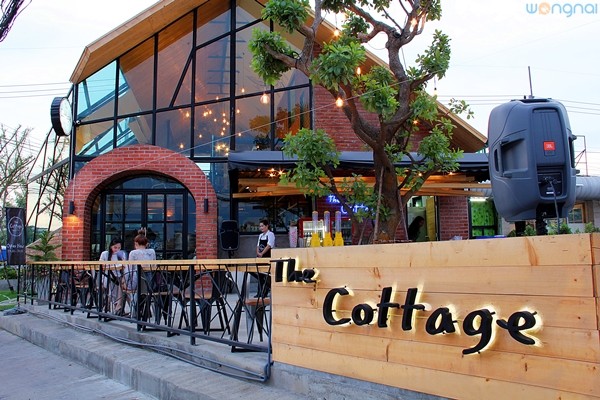 กระท่อมไม้แห่งความอบอุ่น @ The Cottage Cafe & Bar Pattaya - Wongnai